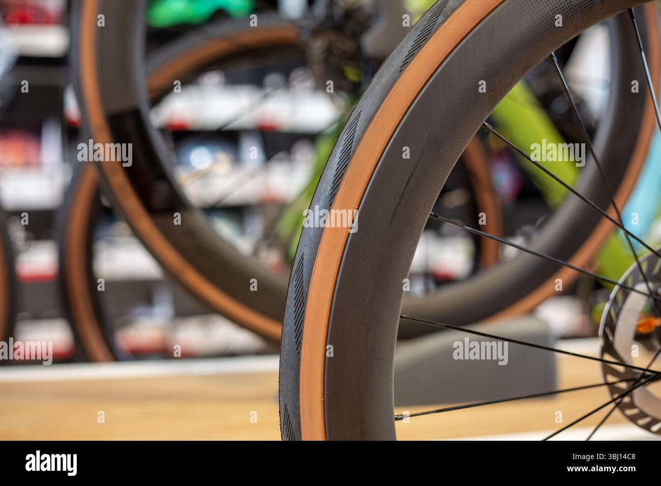 Aerodynamic disc detail for a road bike. Best wheels for a faster ride ...