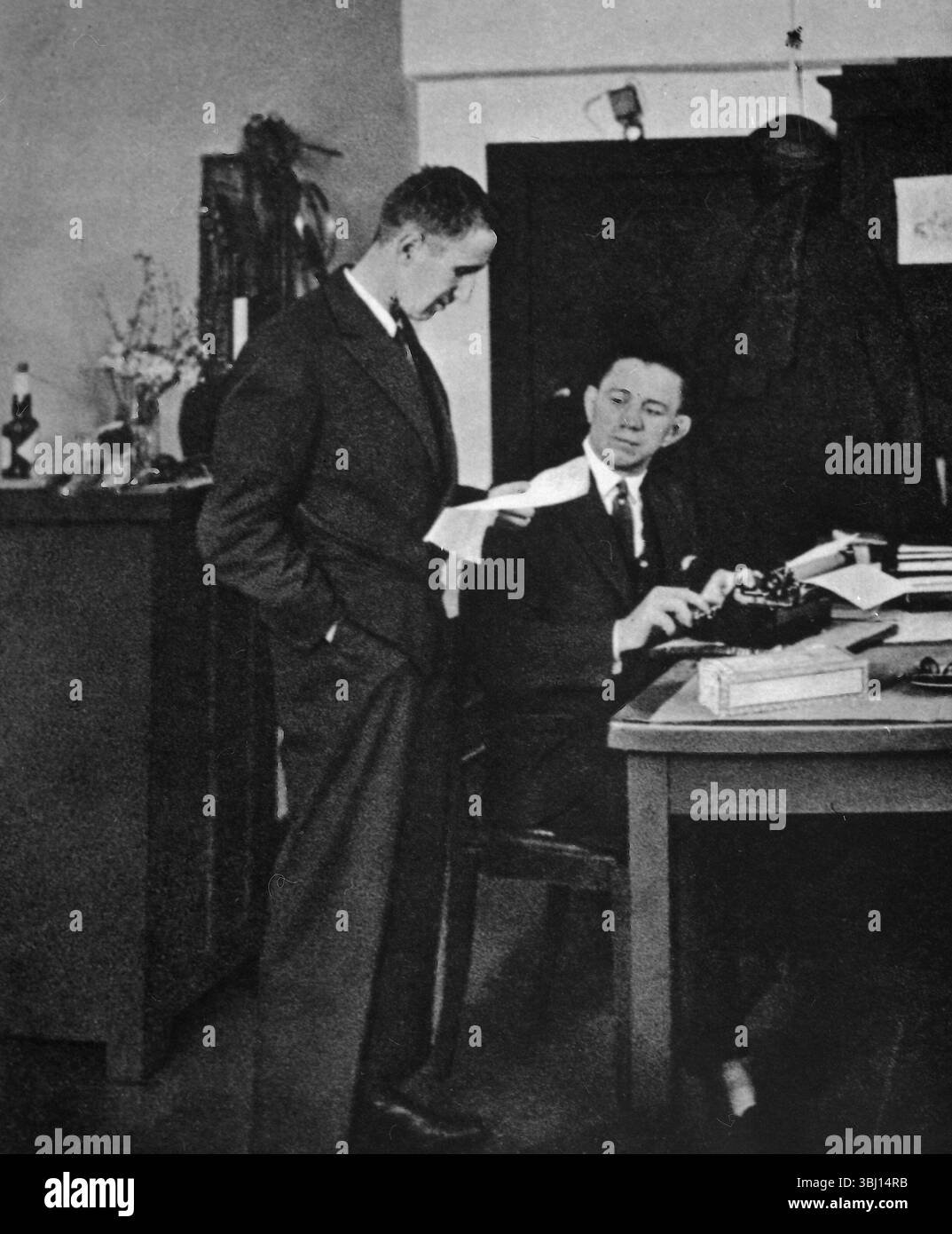 German boxer and actor Paul Samson-Korner and Bertolt Brech, 1920s ...