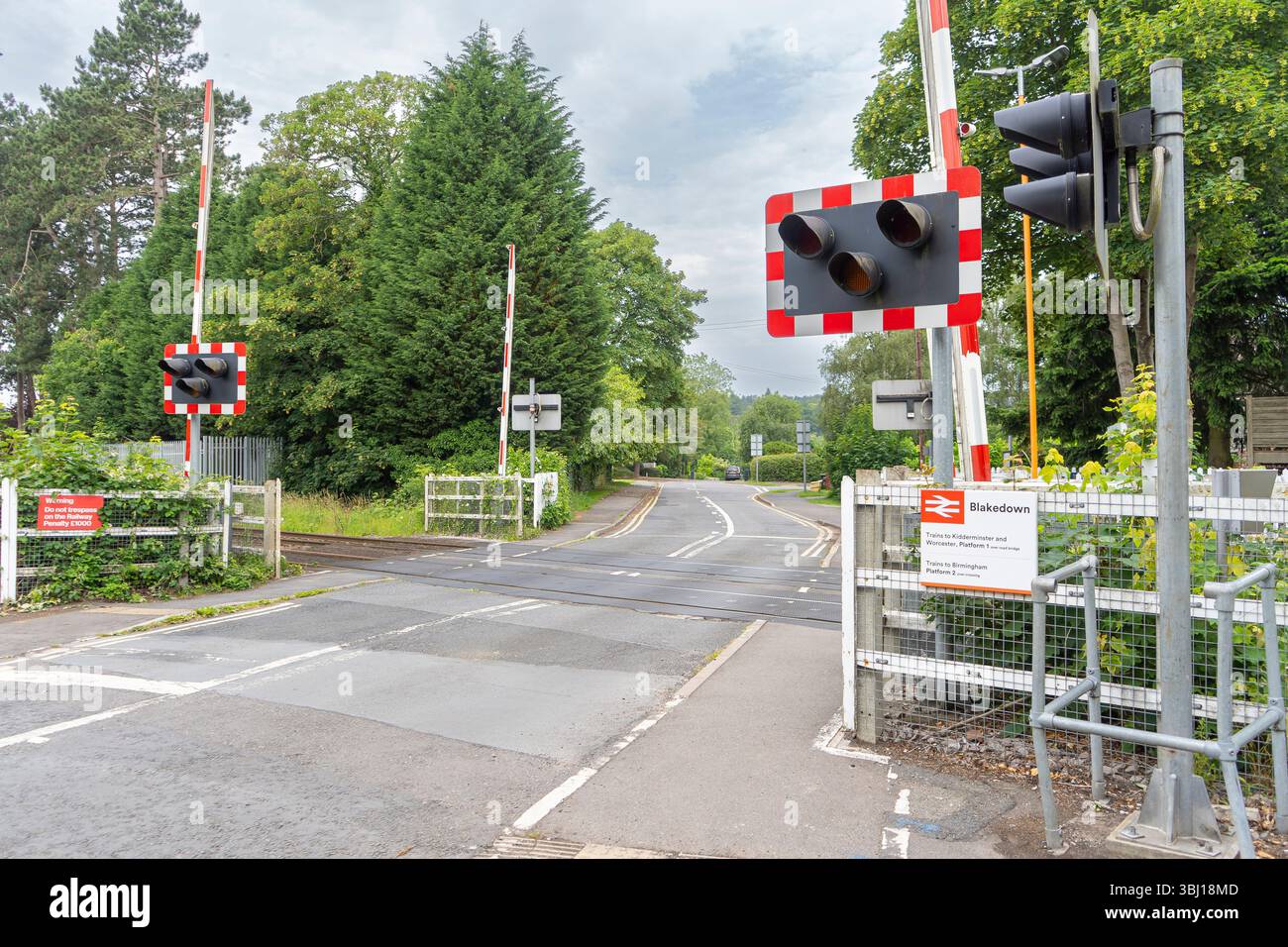 Open level crossing at Blakedown railway station Stock Photo - Alamy
