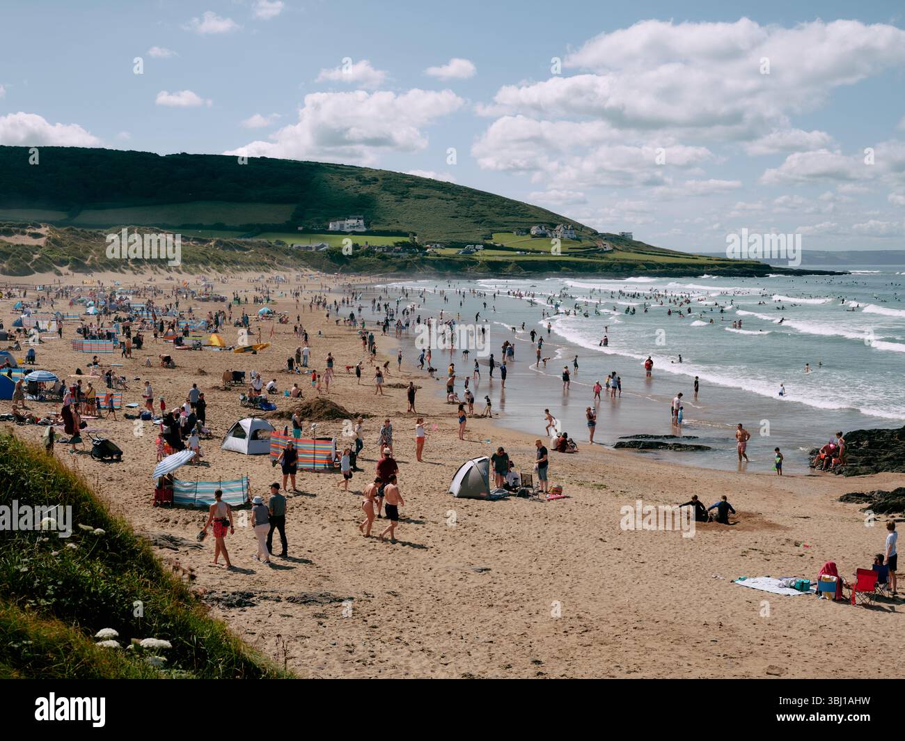 Busy packed popular summer beach - Croyde beach on the coast of North Devon, England, UK Stock ...
