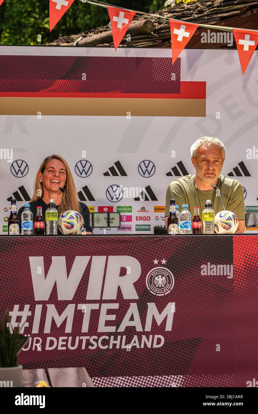 Nia K?nzer (DFB-Sportdirektorin) und Christian W?ck (DFB-Frauen ...