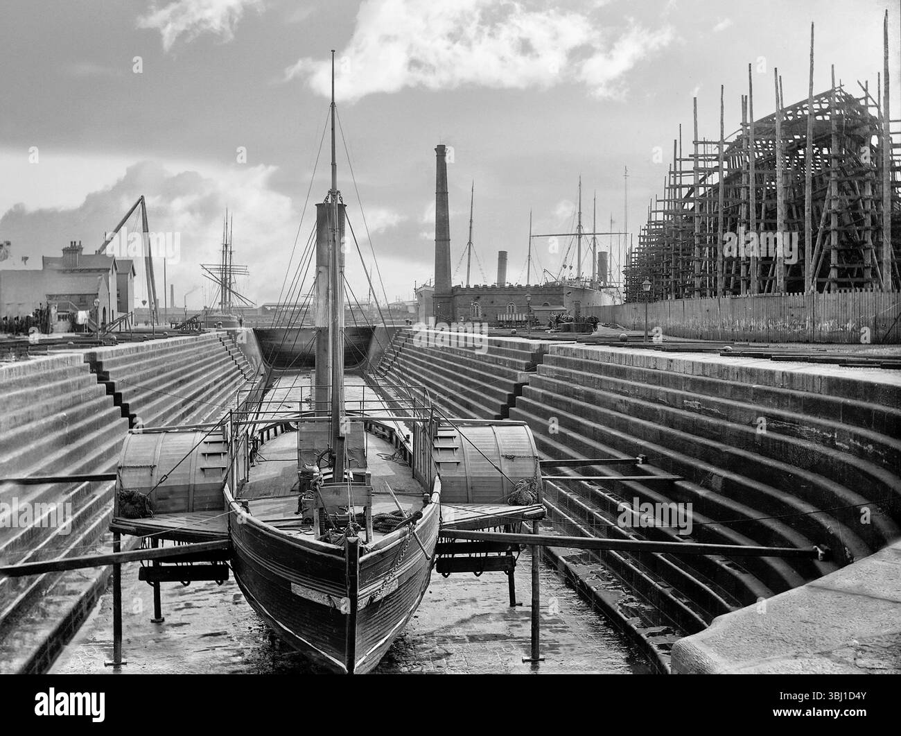 Paddle wheel maintenance hi-res stock photography and images - Alamy