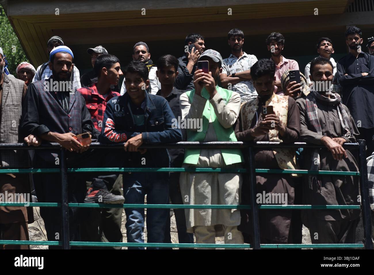 Srinagar, India. 10th June, 2025. 6/10/2025 Nomadic Kashmiri Muslims ...