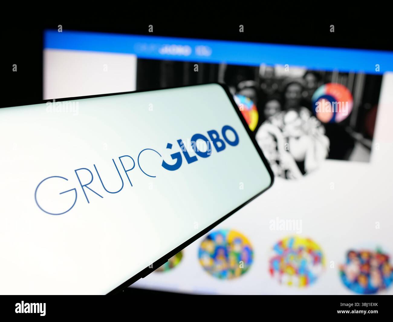 Grupo globo logo hi-res stock photography and images - Alamy