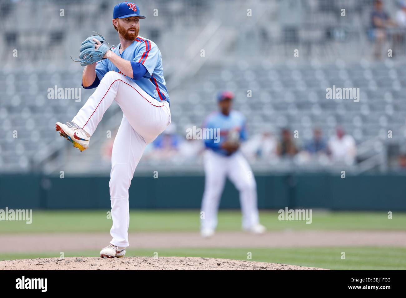 Knoxville Smokies relief pitcher (15) Ben Leeper in action against the ...