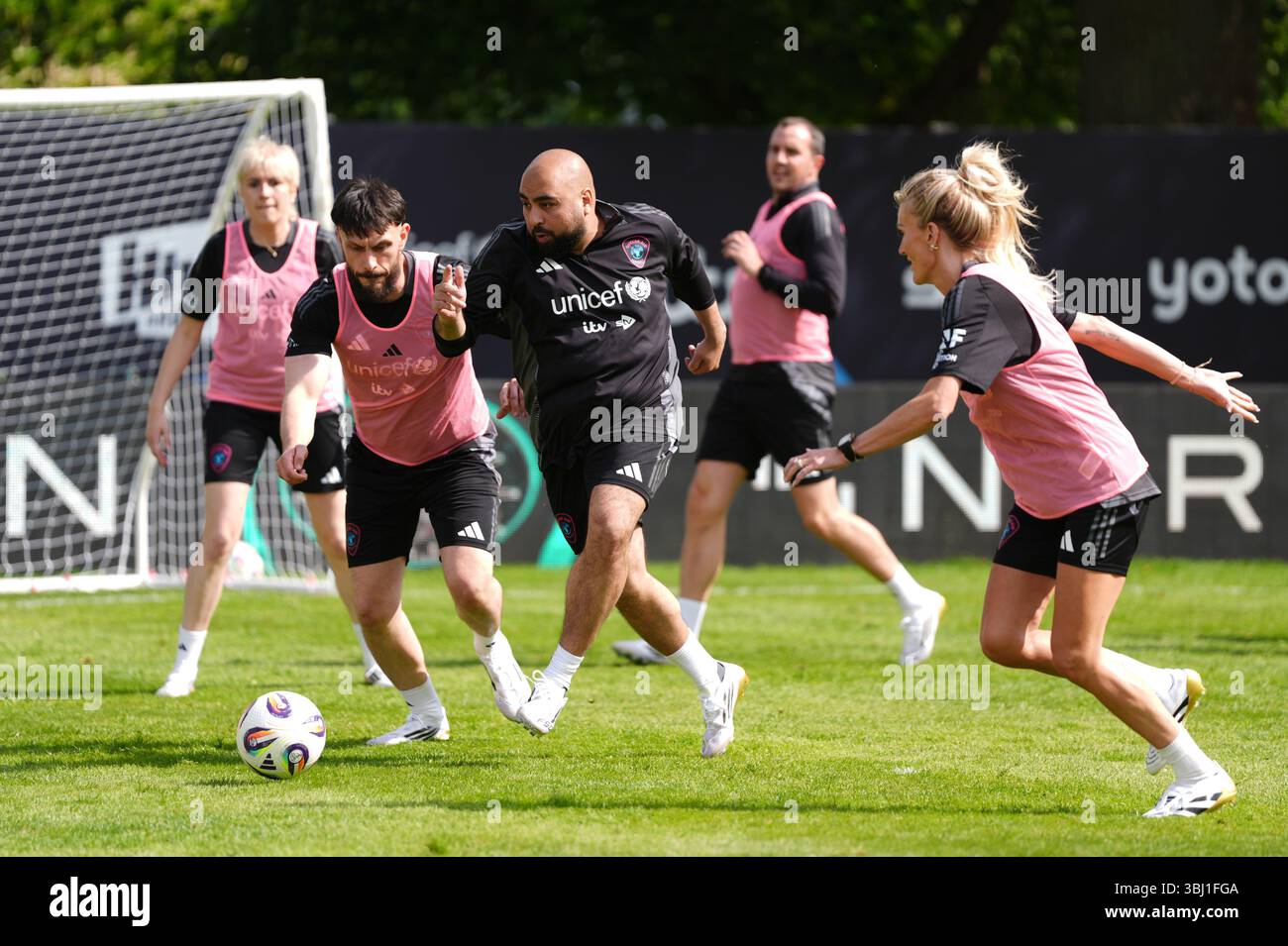World XI's Richard Gadd and Asim Chaudhry during a training session at ...