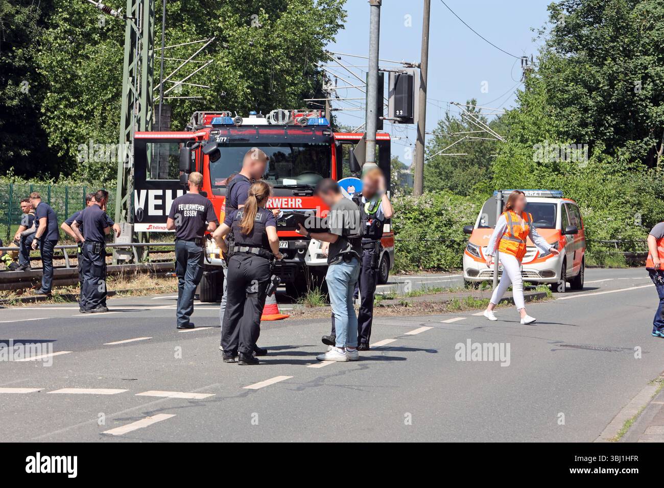Tödlicher Bahnunfall An einem Bahnübergang mit Halbschranke ereignete ...