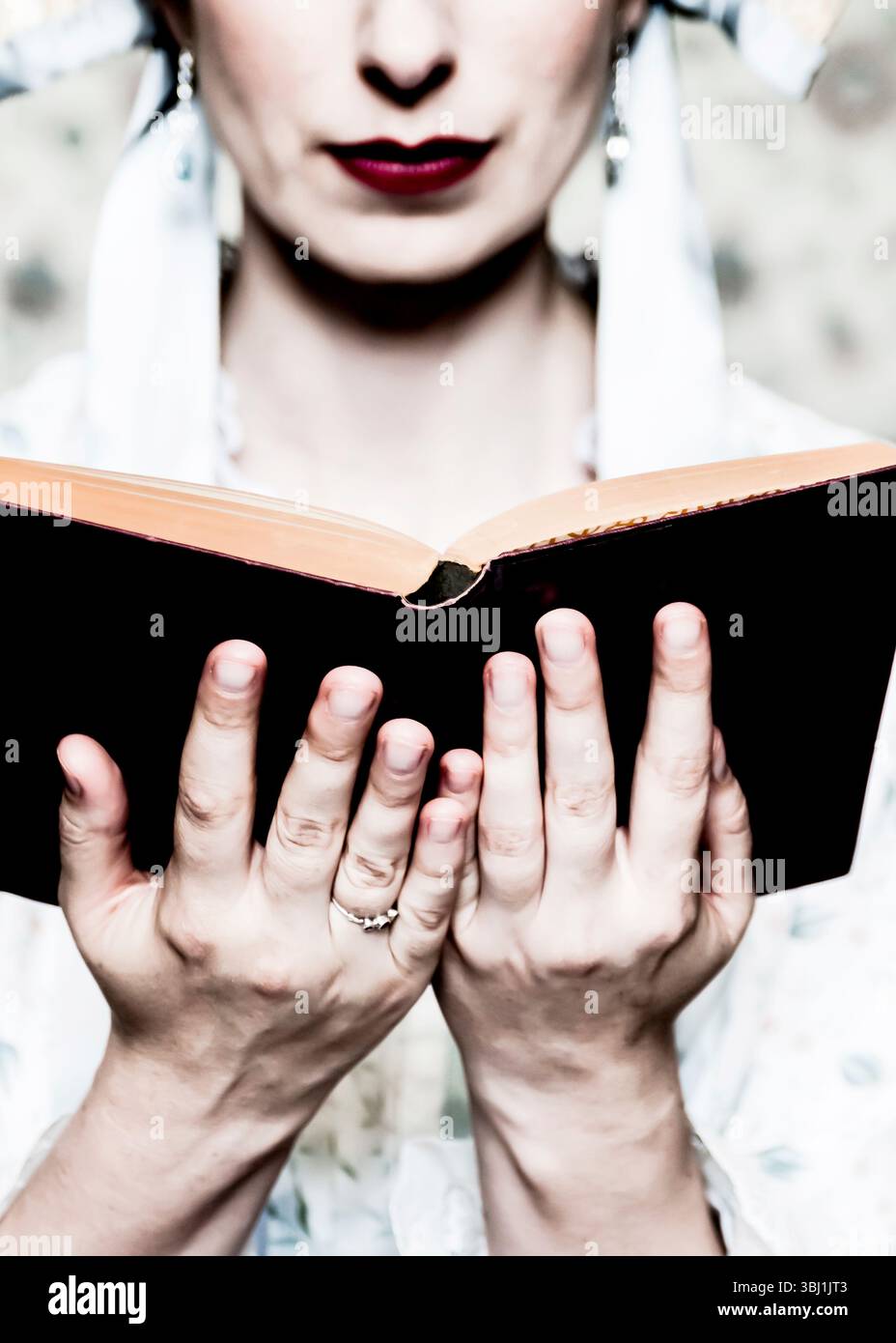 Renaissance book open hi-res stock photography and images - Alamy