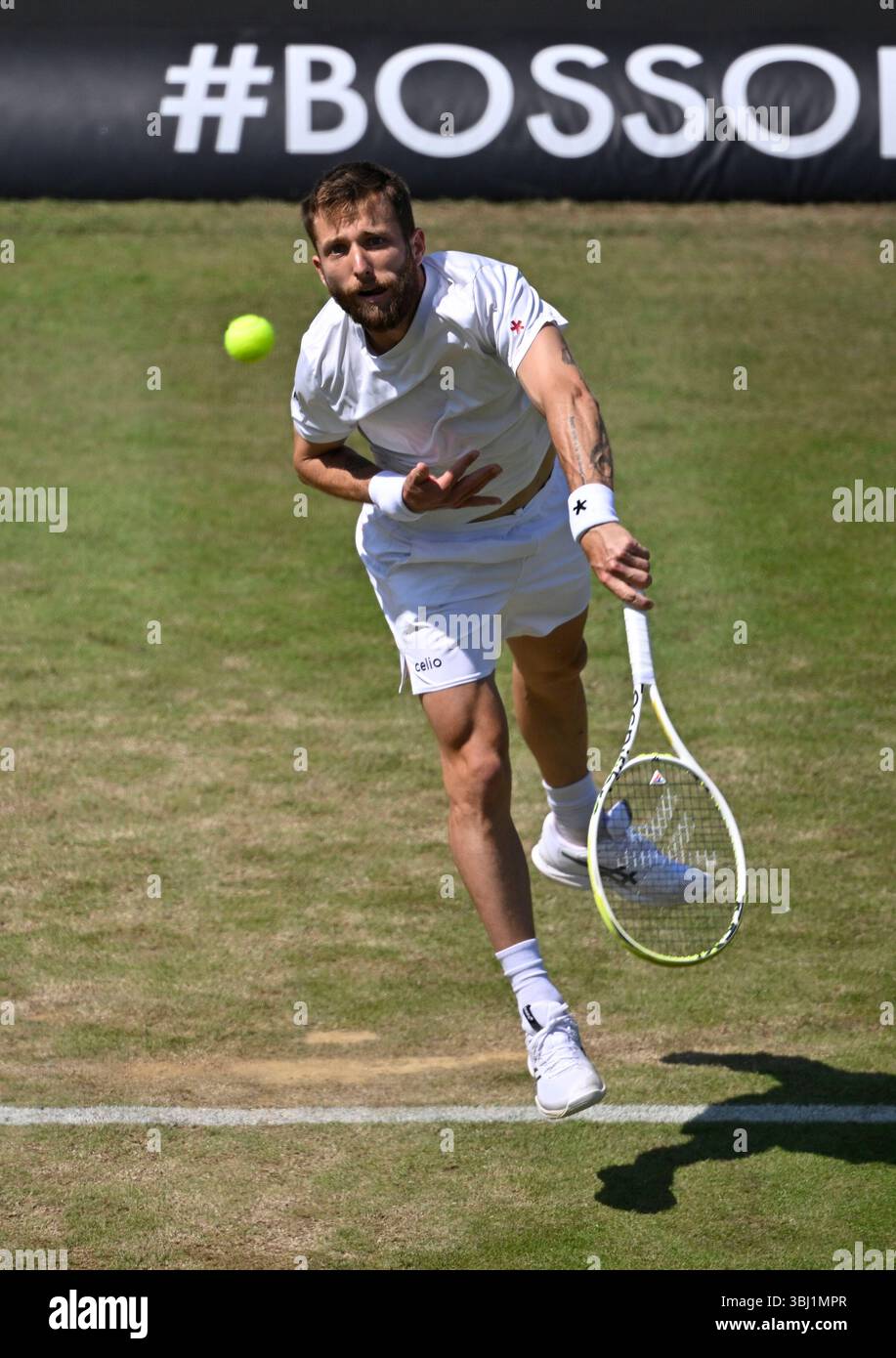 Corentin Moutet (FRA) Aktion Aufschlag Tennis Herren BOSS Open ATP 250 ...