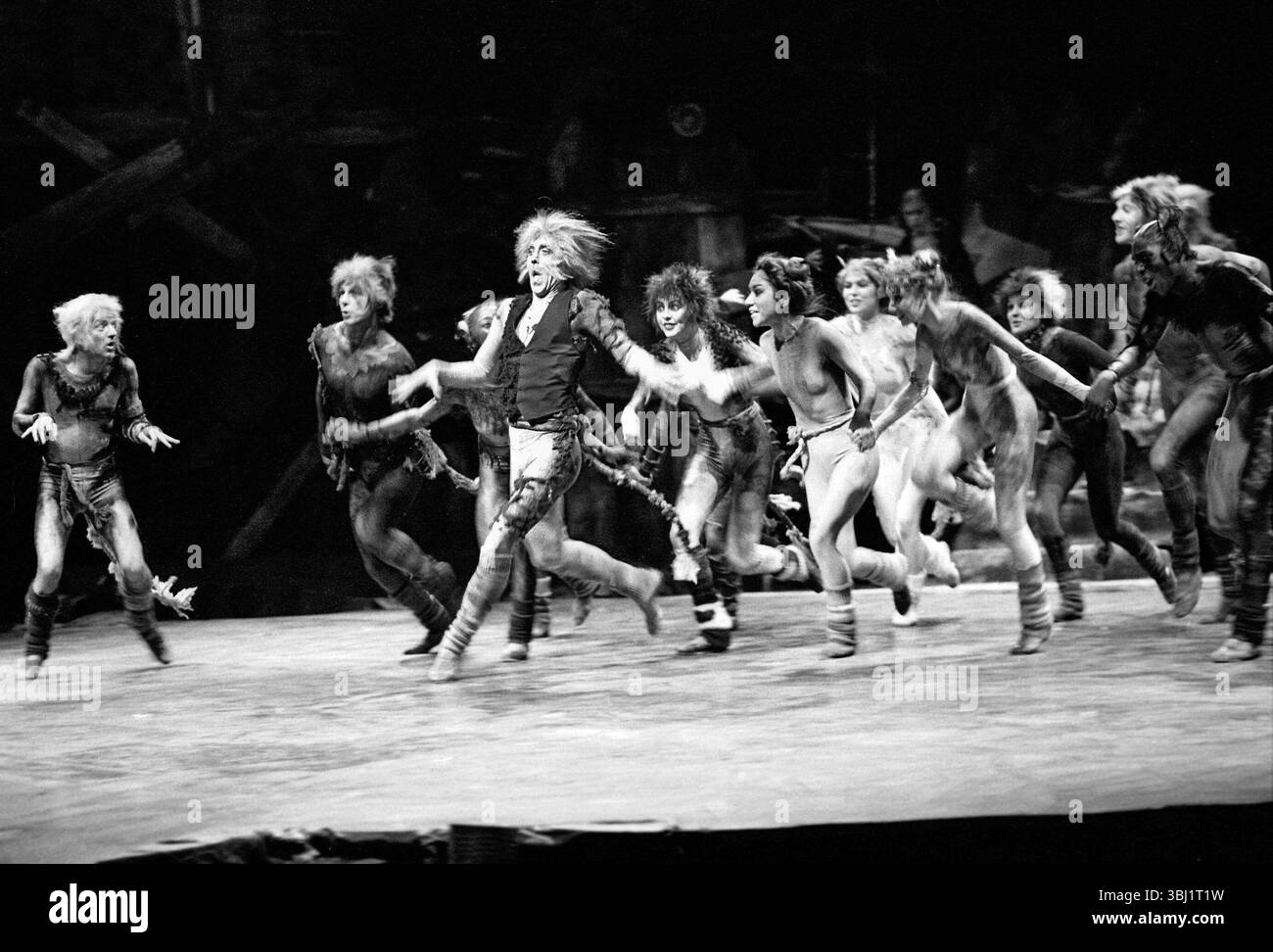 Cats the musical original cast west end hi-res stock photography and ...