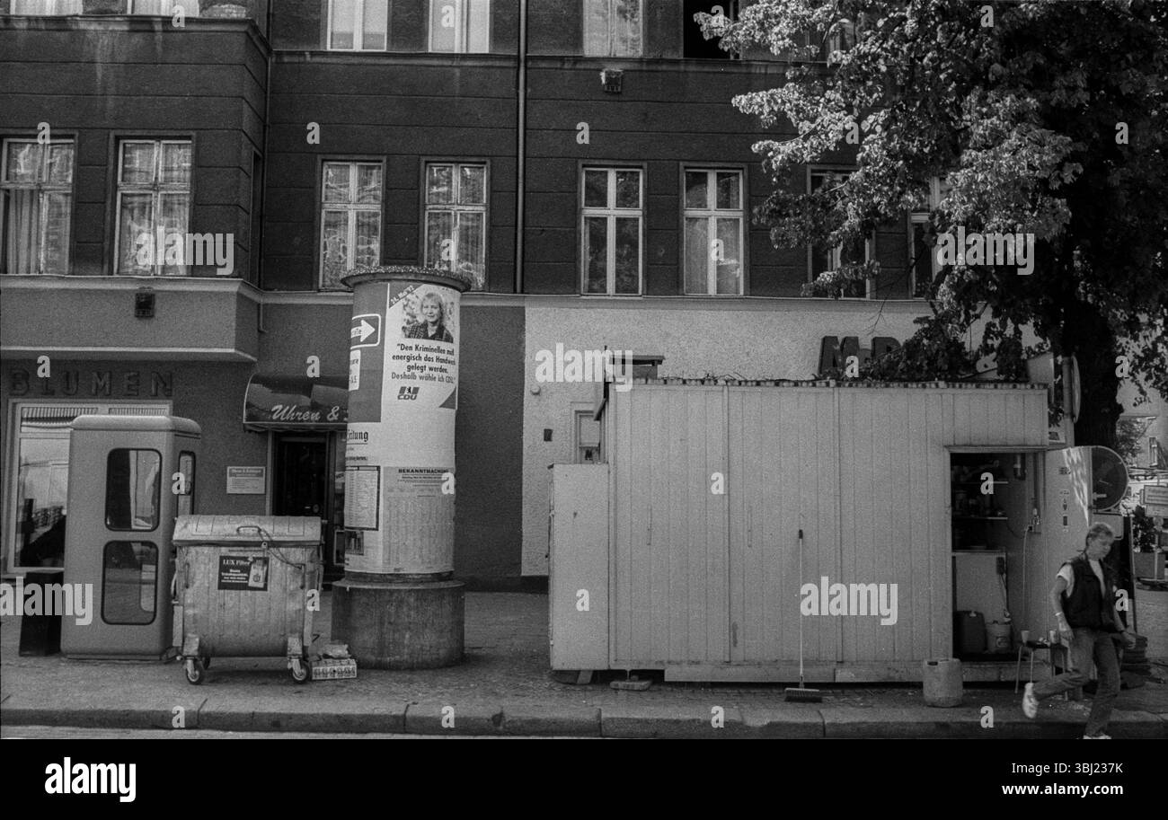 Downtown waste Black and White Stock Photos & Images - Alamy