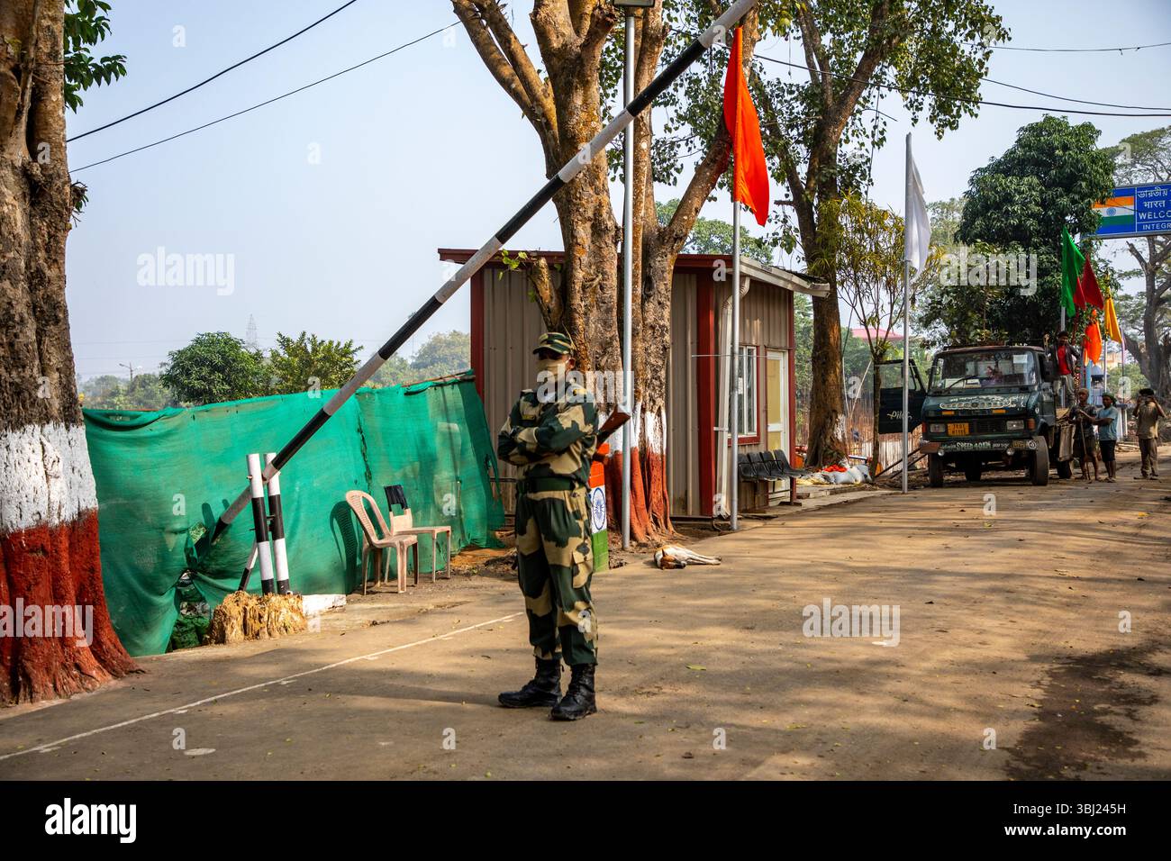 Indian border security force bsf hi-res stock photography and images ...