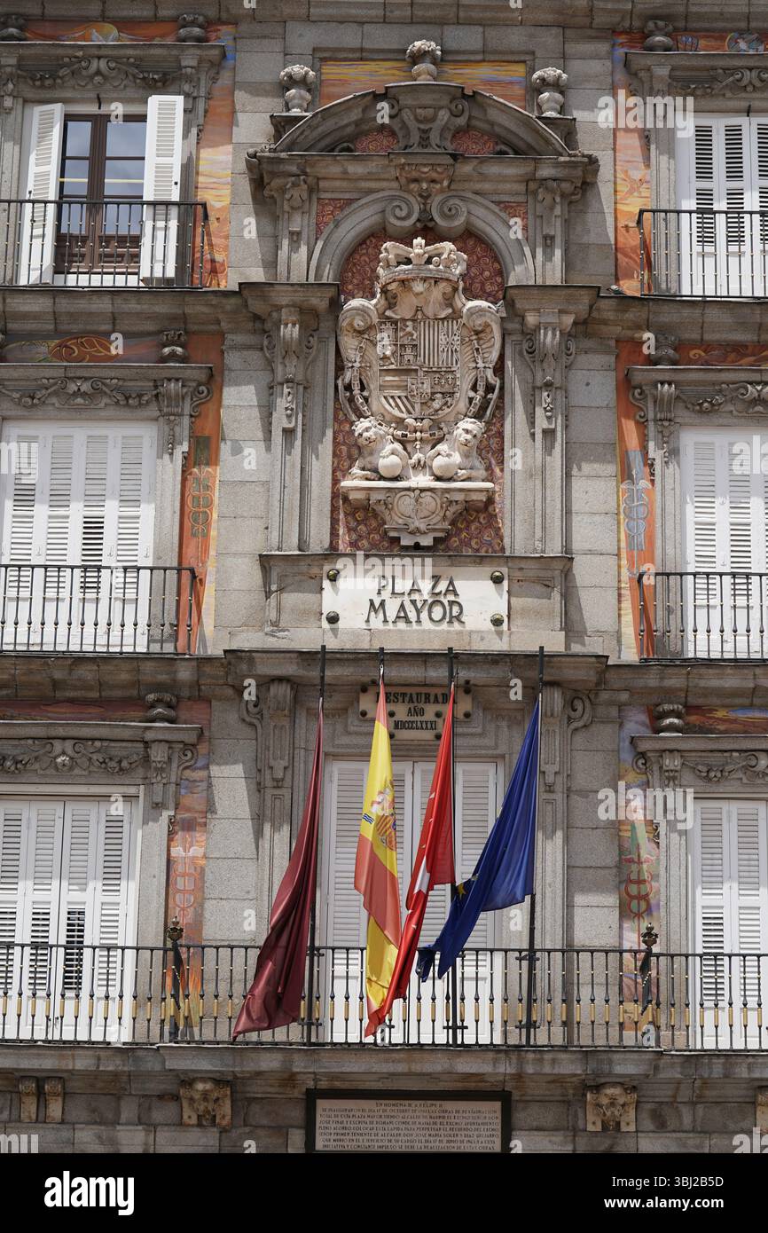 Madrid plaza mayor old hi-res stock photography and images - Alamy