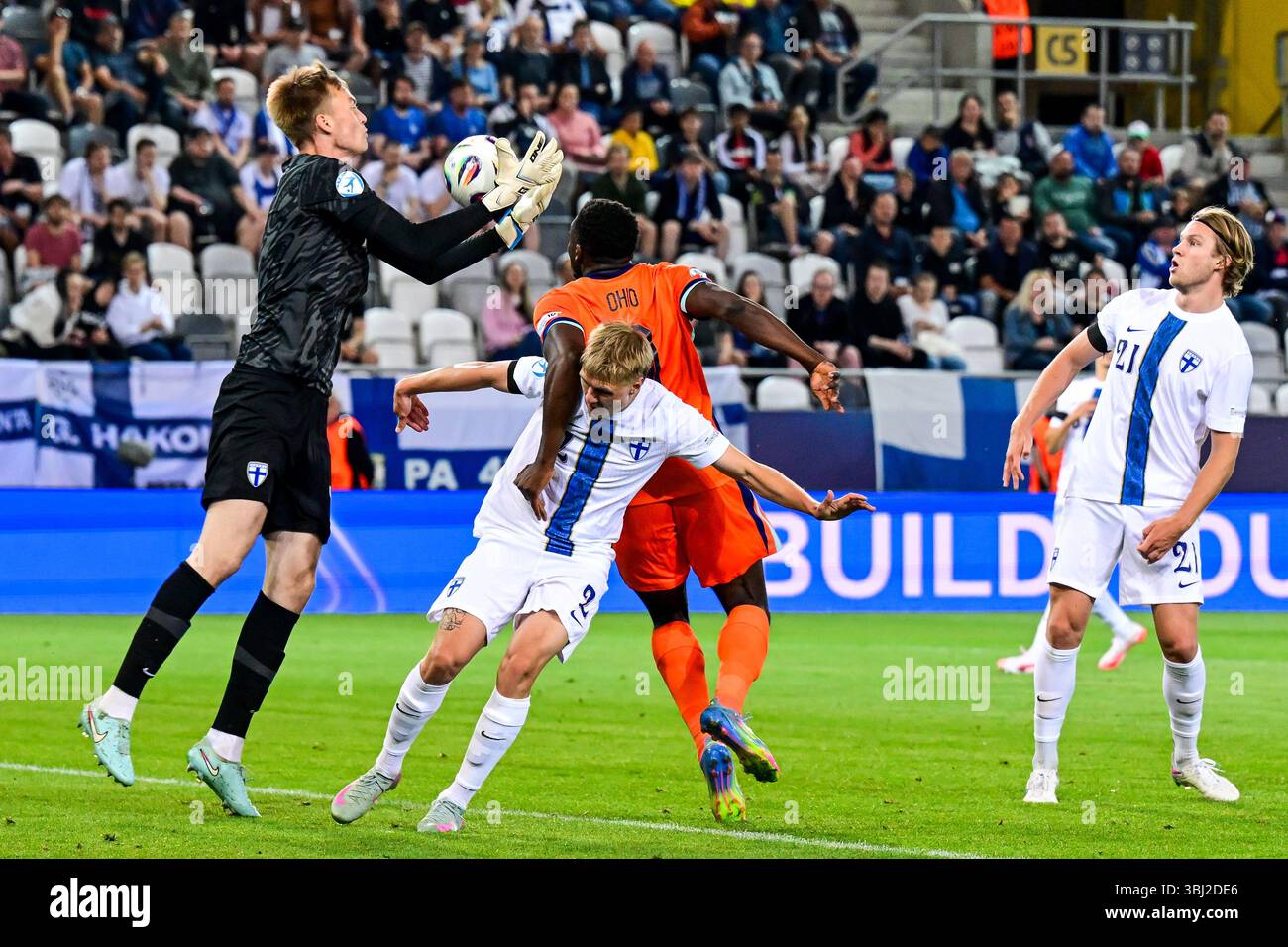 KOSICE - (l-r) Finland U21 goalkeeper Lucas Bergstrom, Tony Jansson of ...