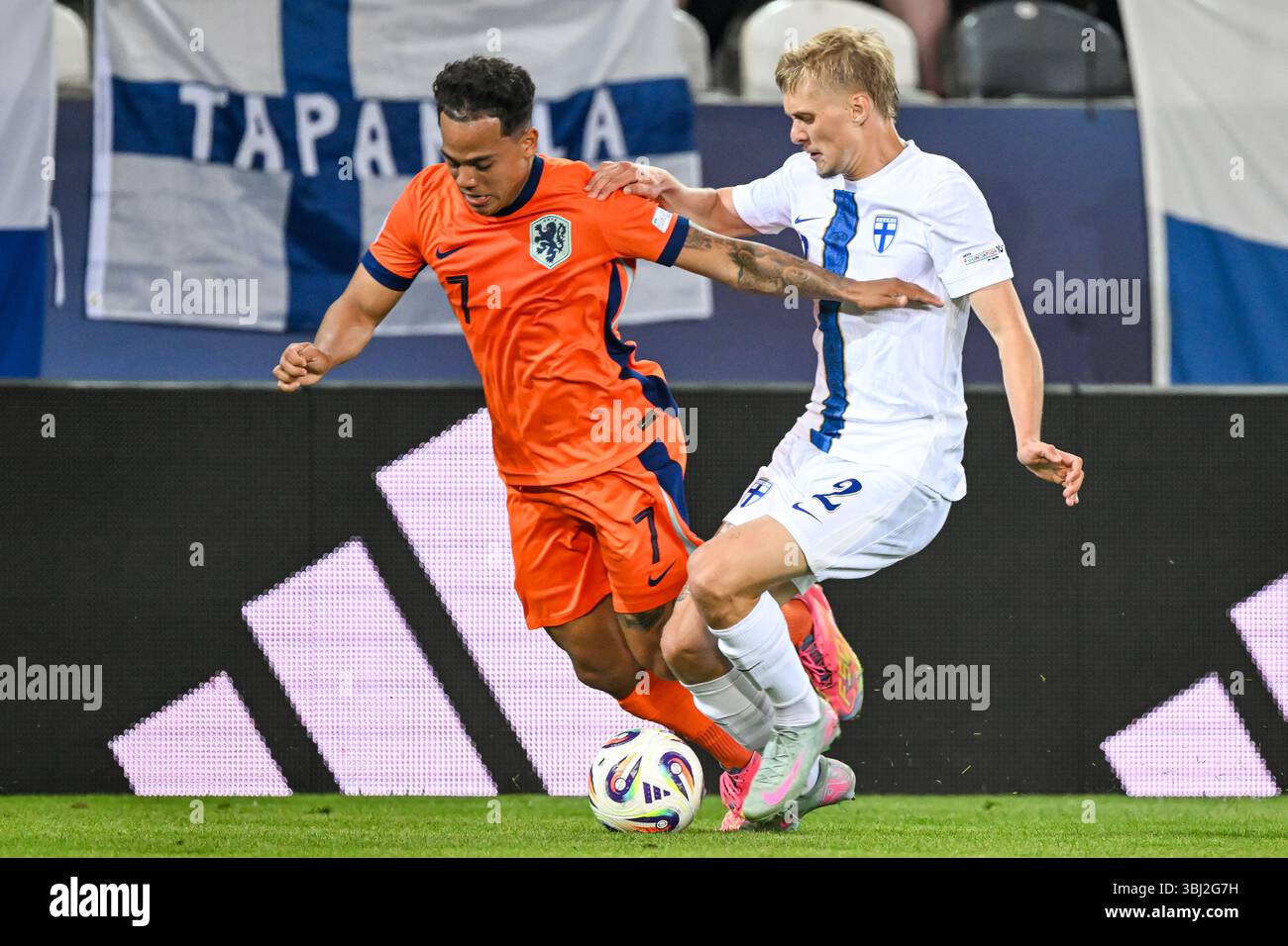 KOSICE - (l-r) Million Manhoef of Holland U21, Tony Jansson of Finland ...