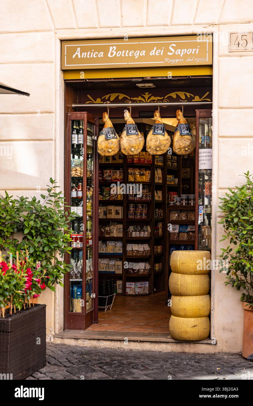 Cheese store rome hi-res stock photography and images - Alamy