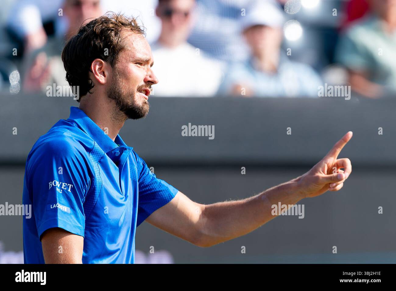 ROSMALEN, NETHERLANDS - JUNE 12: Daniil Medvedev of Russia reacts ...