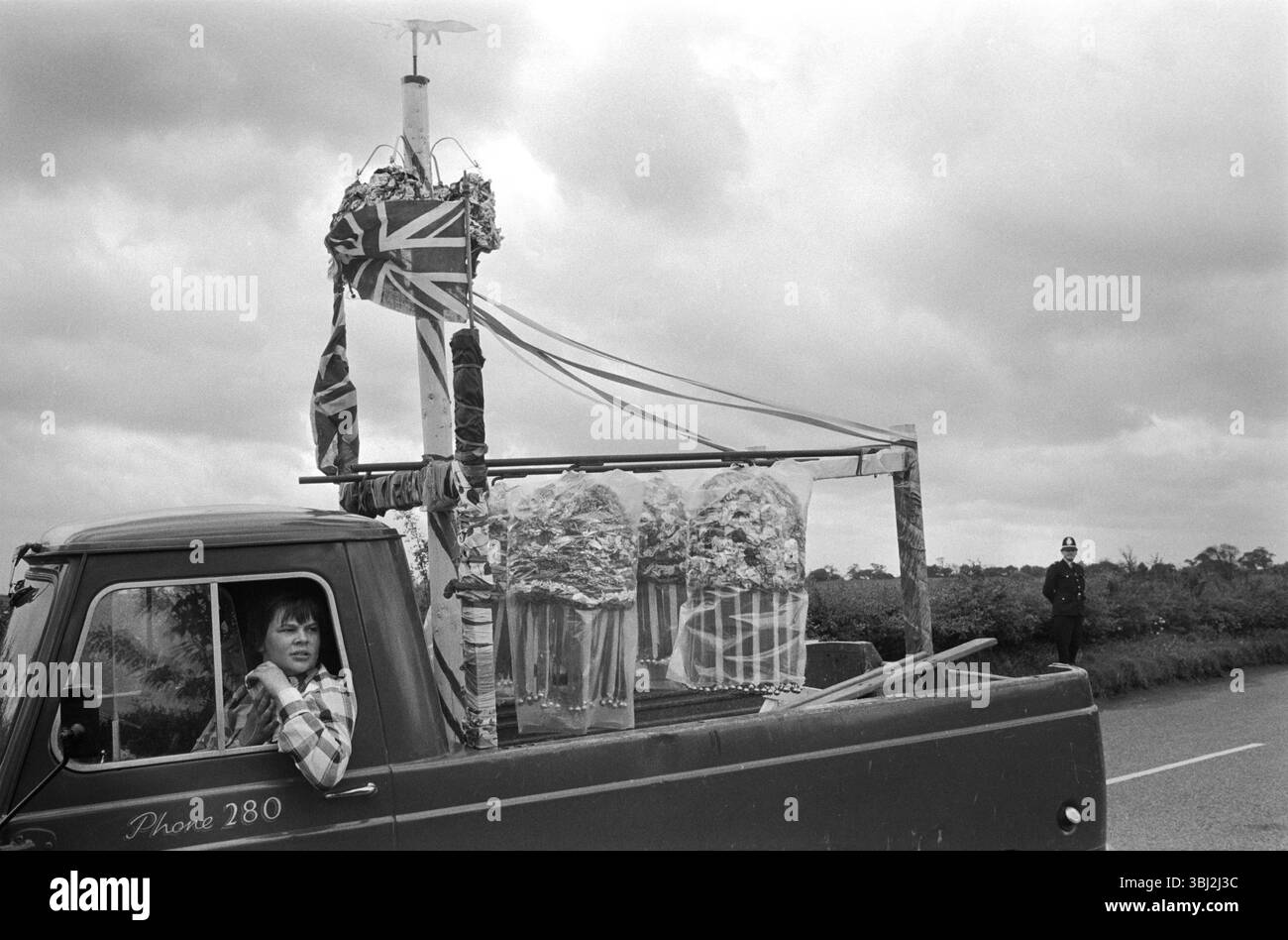 Spring in uk Black and White Stock Photos & Images - Alamy