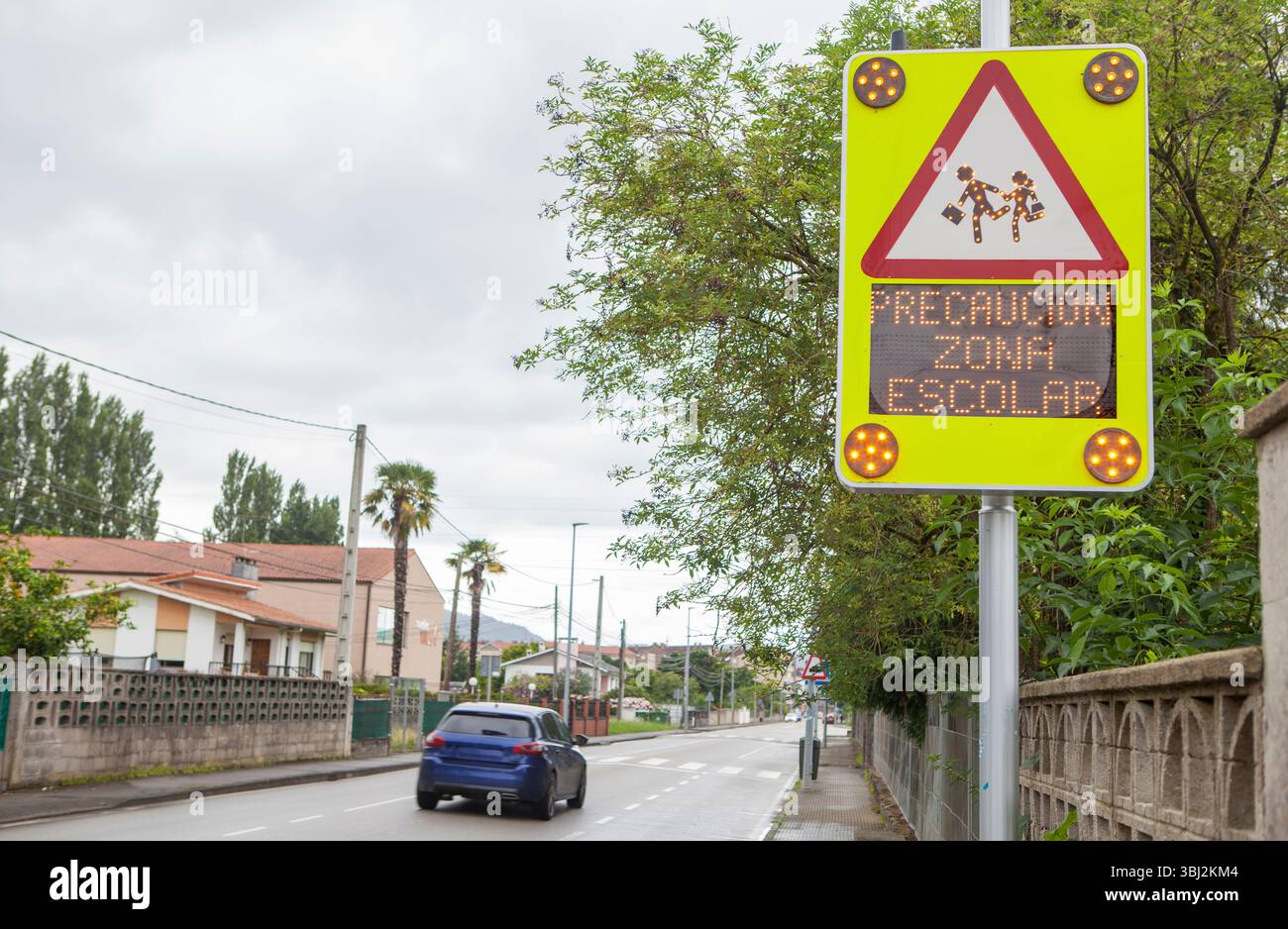 School warning message system hi-res stock photography and images - Alamy