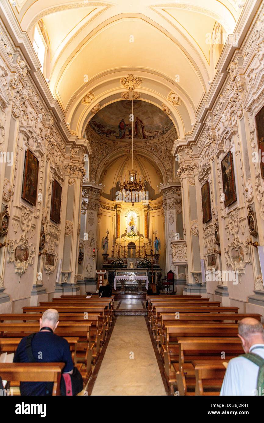 Taormina, Sizilien - Italy - 05-04-2025: Interior of Chiesa di San ...