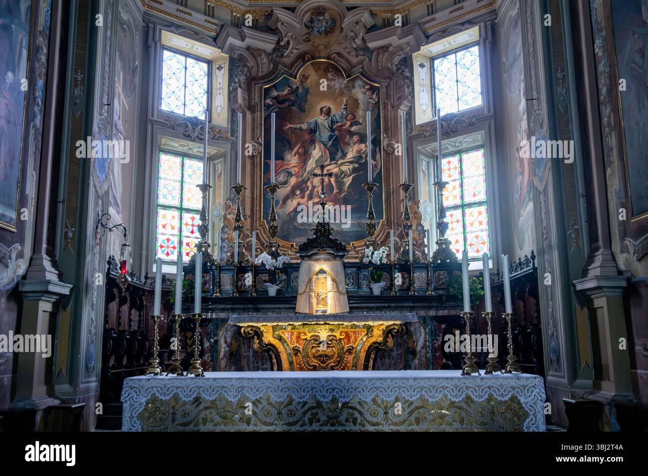 Colorful altar setting religious hi-res stock photography and images ...