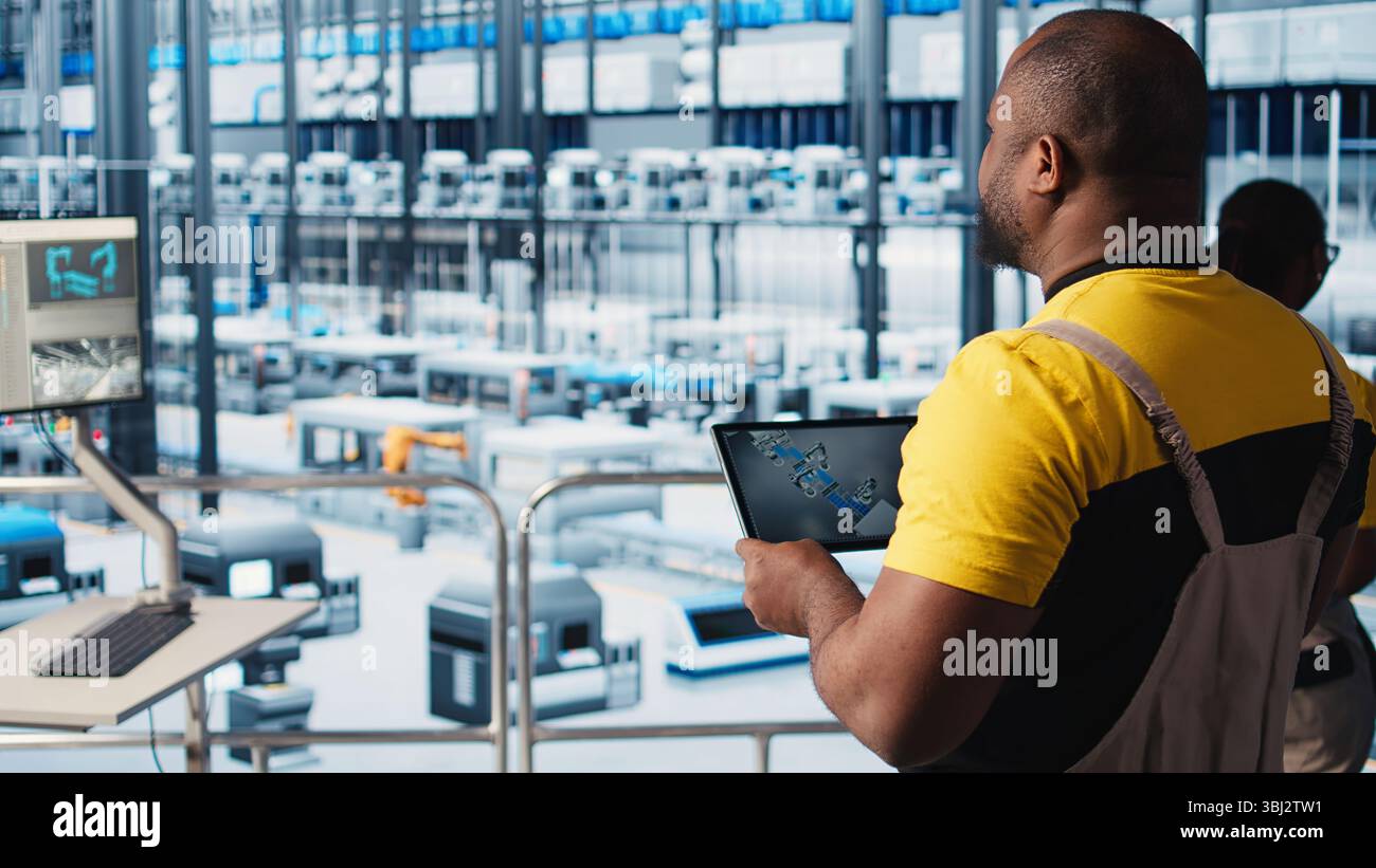 Photovoltaic smart factory engineer uses tablet to design production ...