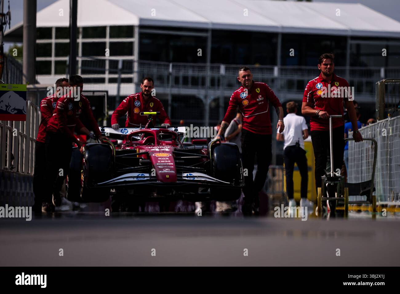Scuderia Ferrari, mechanic, mecanicien, mechanics during the Formula 1 ...