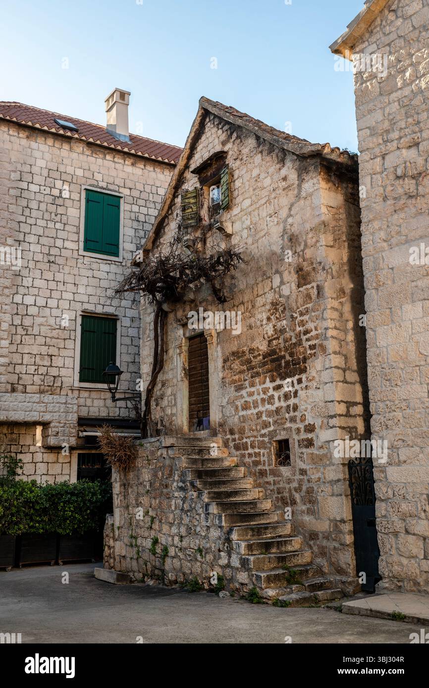 Dalmatian style stone house in medieval Trogir, Croatia Stock Photo - Alamy