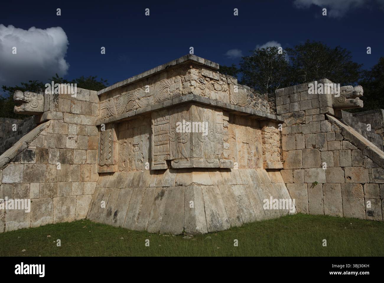 Temple of the Eagles and Jaguars in Chichen Itza, Yucatan, Mexico Stock ...
