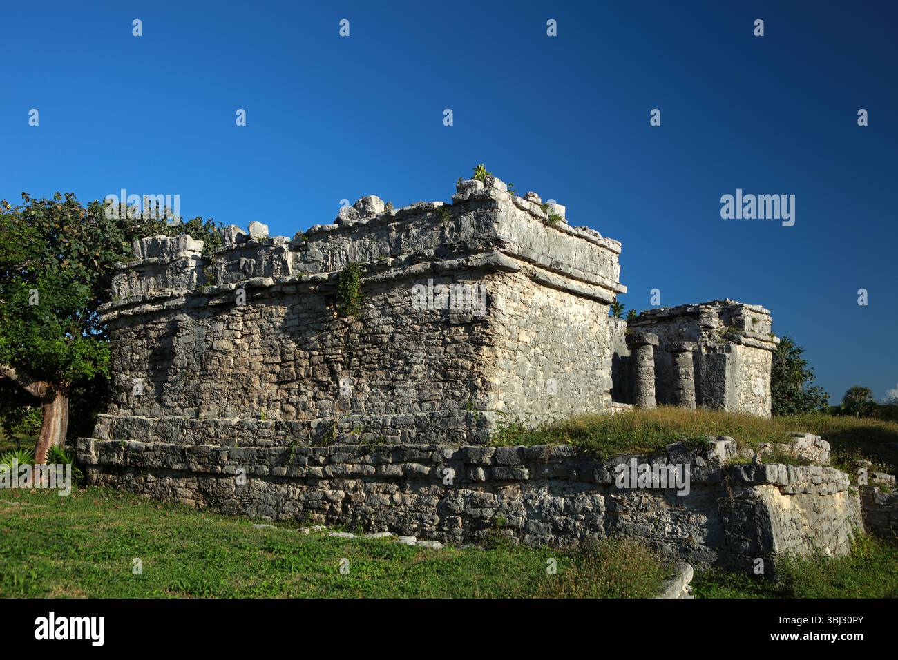 The House of the Chultun in Tulum complex, Yucatan, Mexico Stock Photo ...