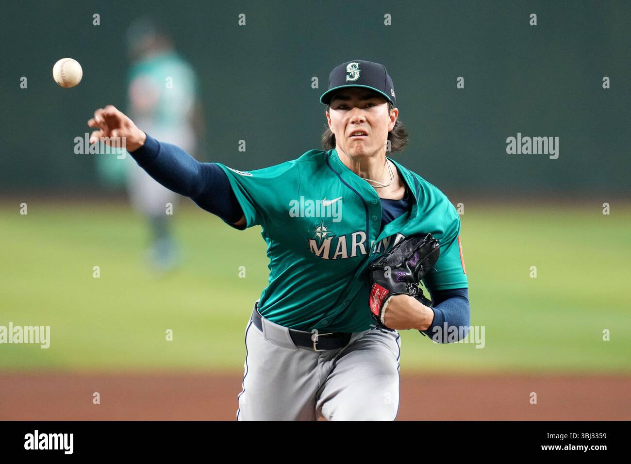 Seattle Mariners starting pitcher Bryan Woo warms up during the first ...