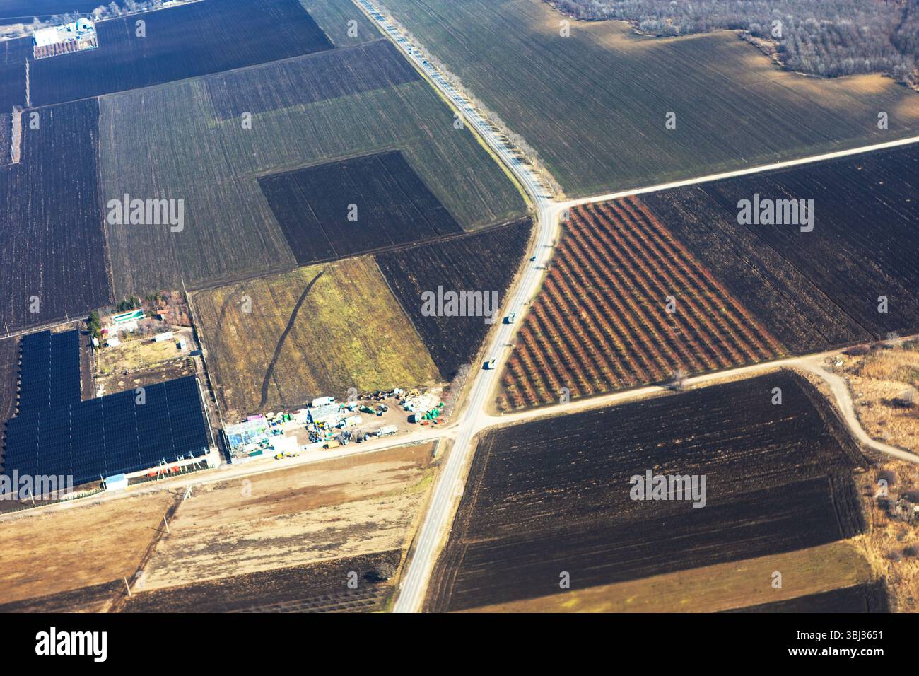 Textures in darker tones hi-res stock photography and images - Alamy