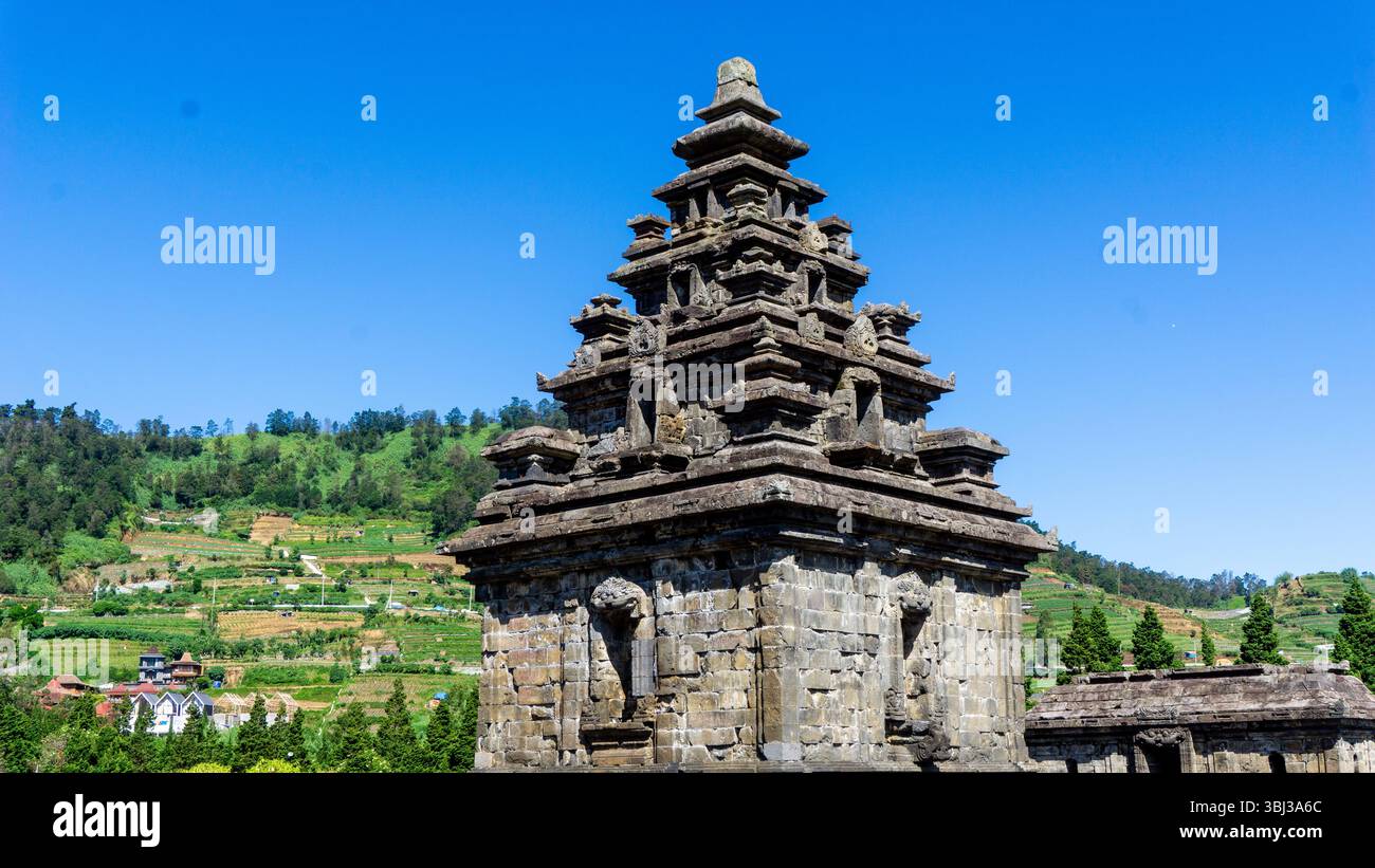 Arjuna Temple complex in Dieng. (In this complex there are Semar ...