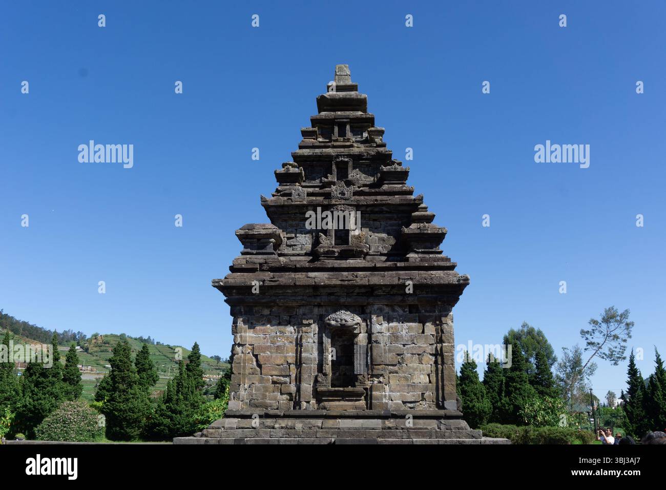 Arjuna Temple complex in Dieng. (In this complex there are Semar ...
