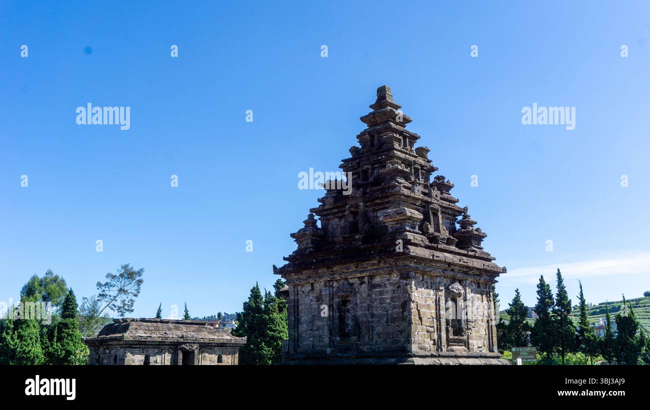 Arjuna Temple complex in Dieng. (In this complex there are Semar ...