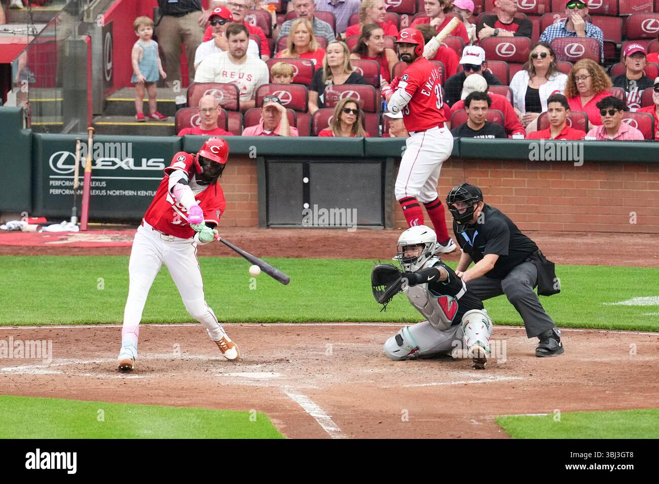 Cincinnati Reds' Elly De La Cruz (44) bats during a baseball game ...
