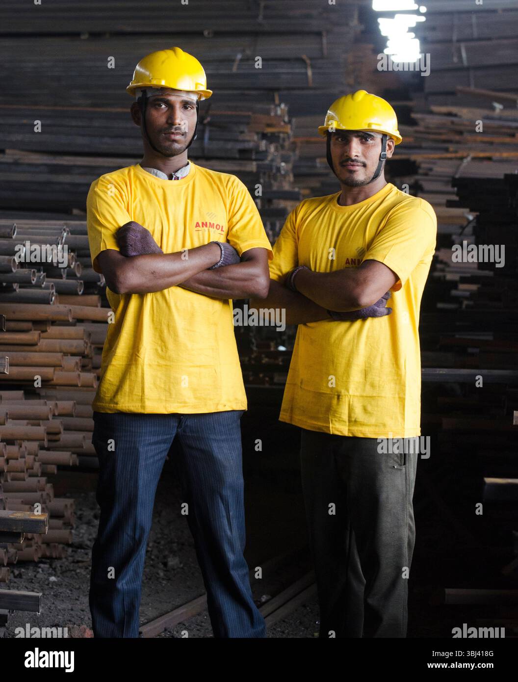 Workersin uniform hi-res stock photography and images - Alamy