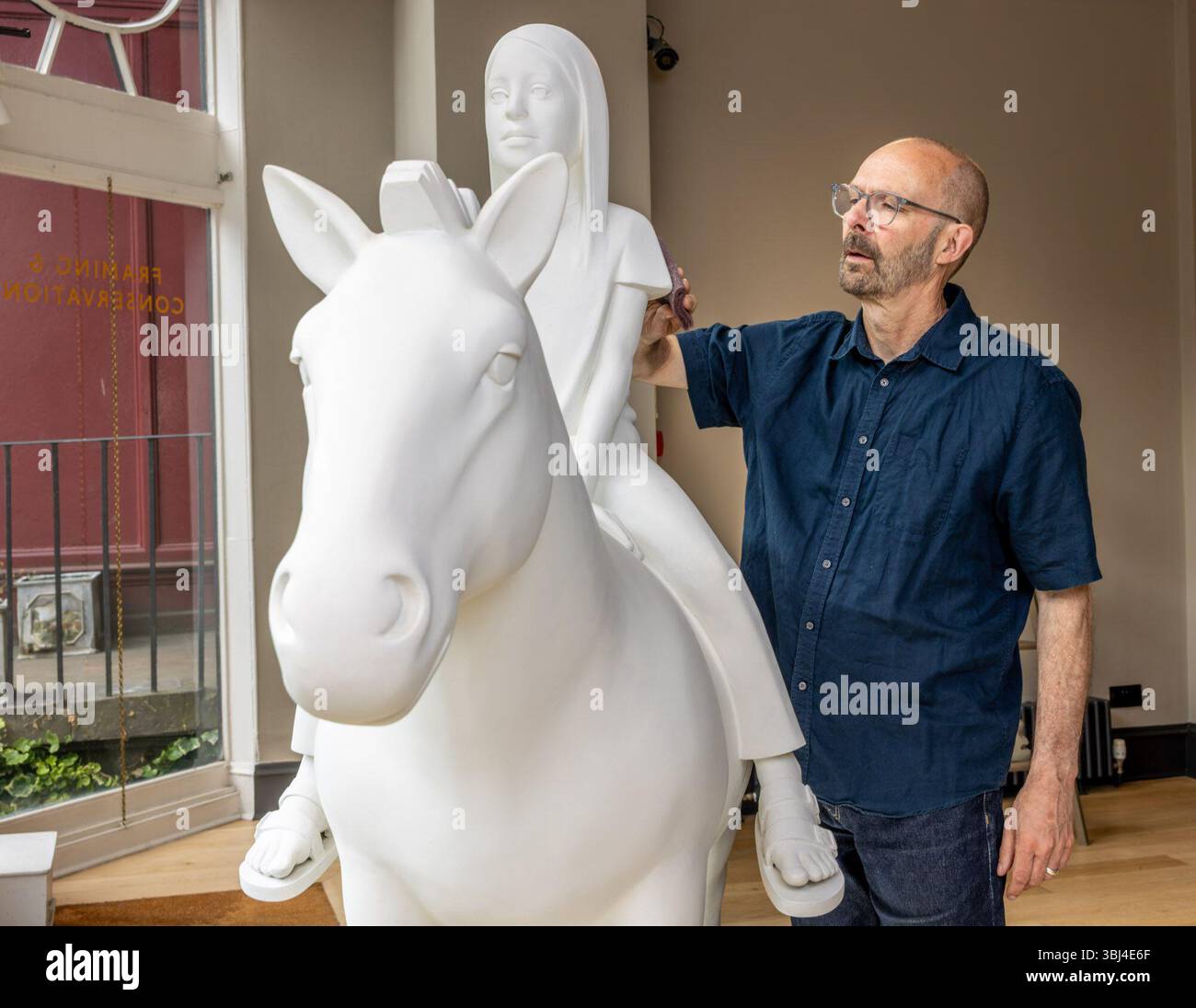 Edinburgh, United Kingdom. 13 June, 2025 Pictured: Kenny Hunter with ...