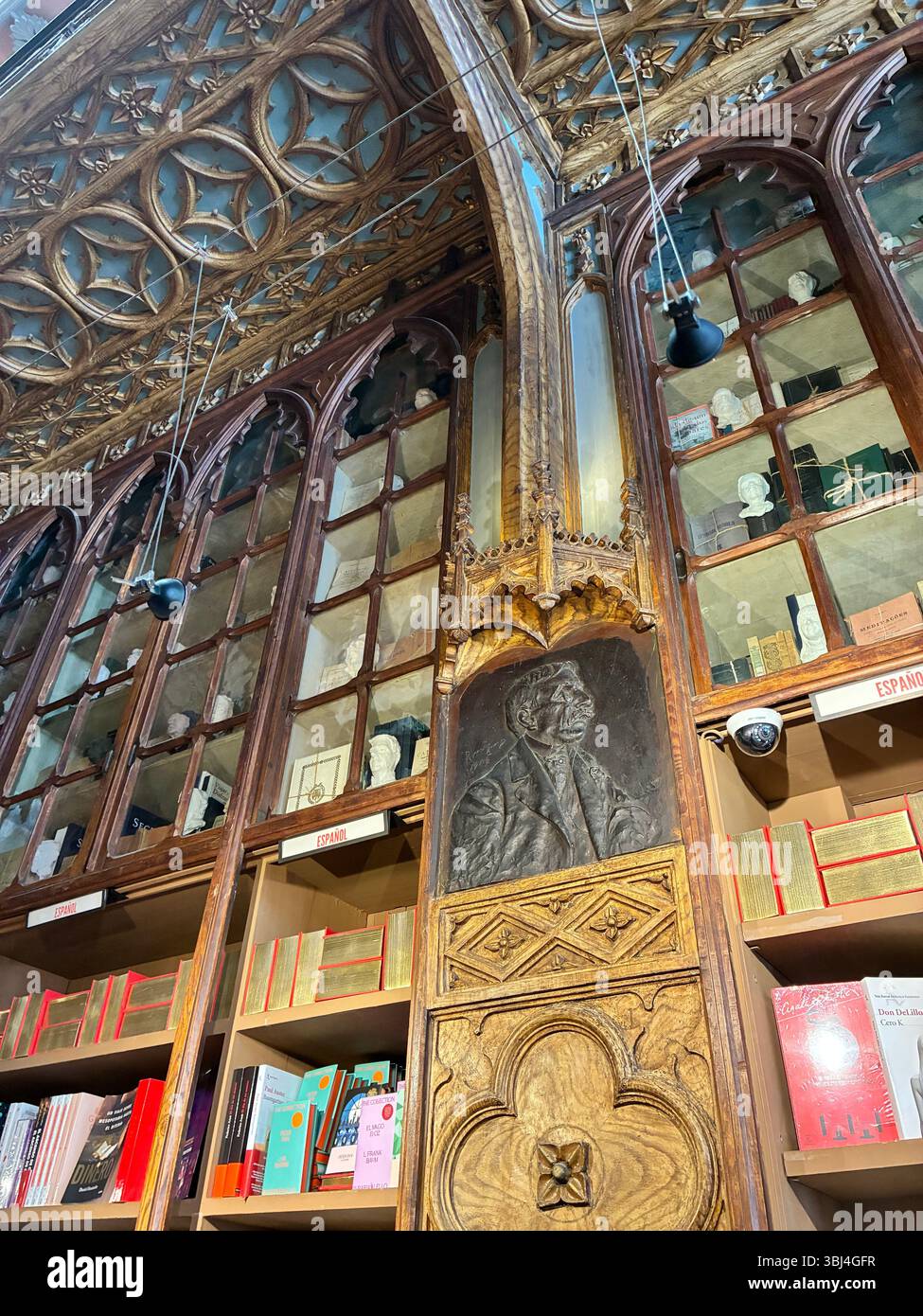 Lello library in porto hi-res stock photography and images - Alamy