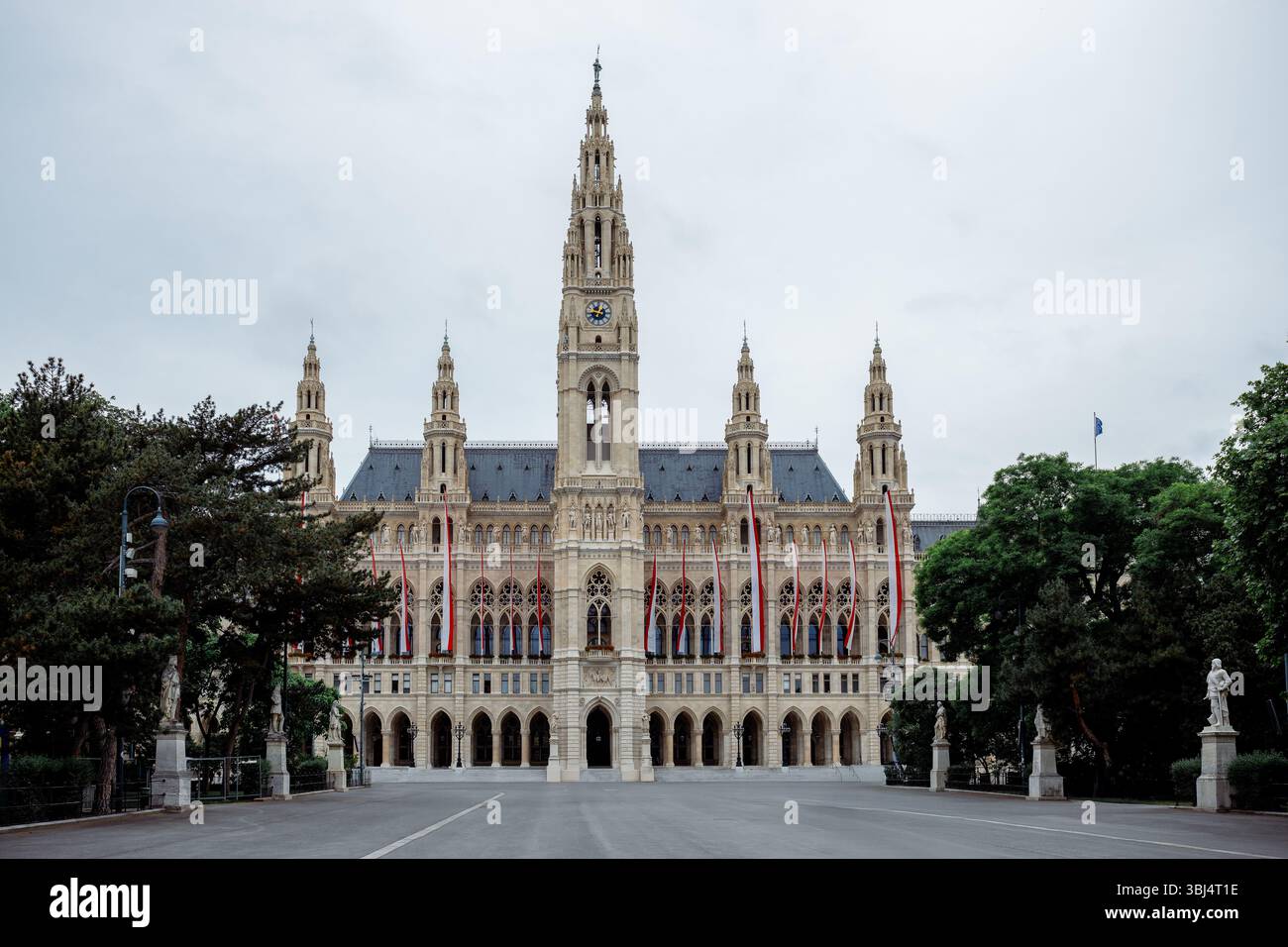 Historic Rathaus Building in Vienna, Austria Stock Photo - Alamy