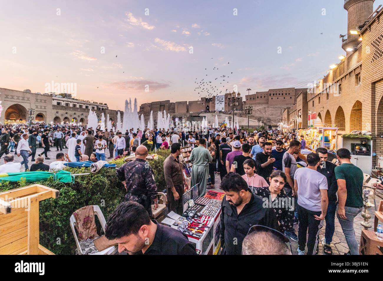 ERBIL, IRAQ - OCTOBER 7, 2022: Crowded Bakhi Shar (City Park) in Erbil ...