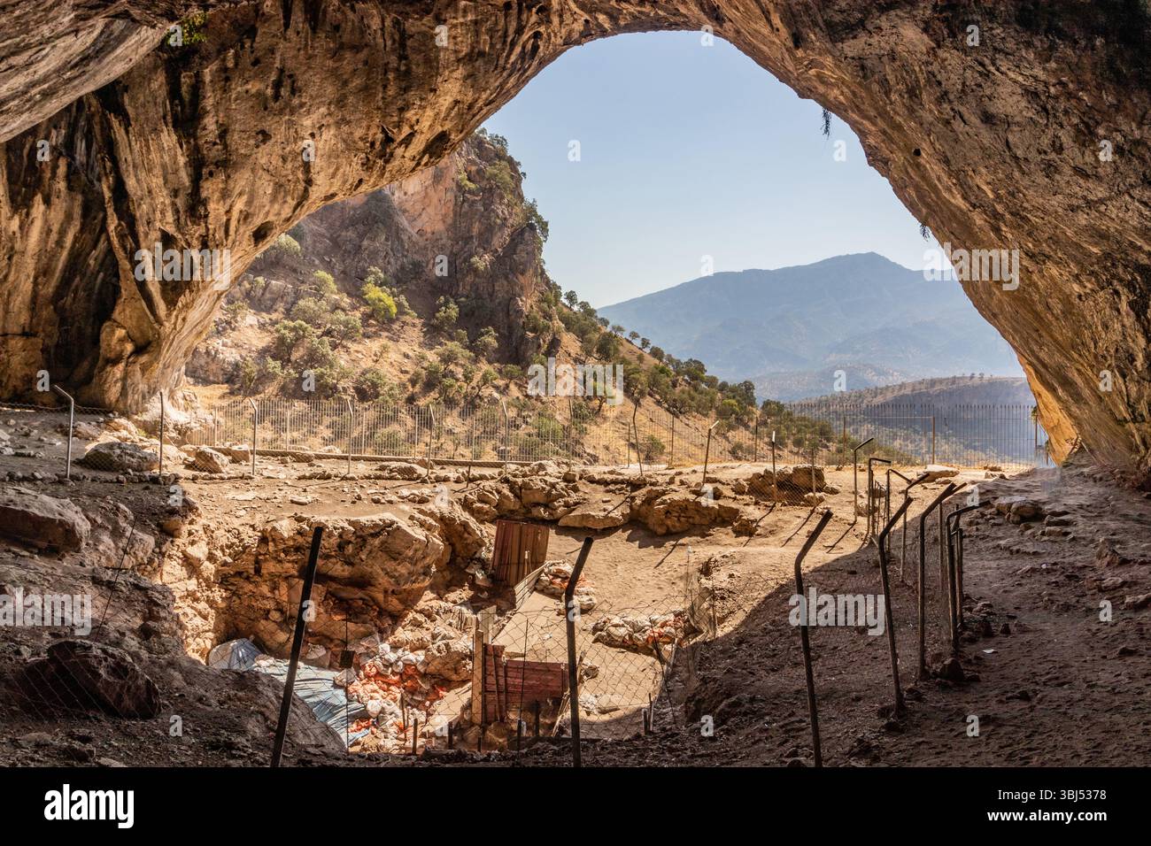 View of Shanidar cave, Kurdistan Region of Iraq Stock Photo - Alamy