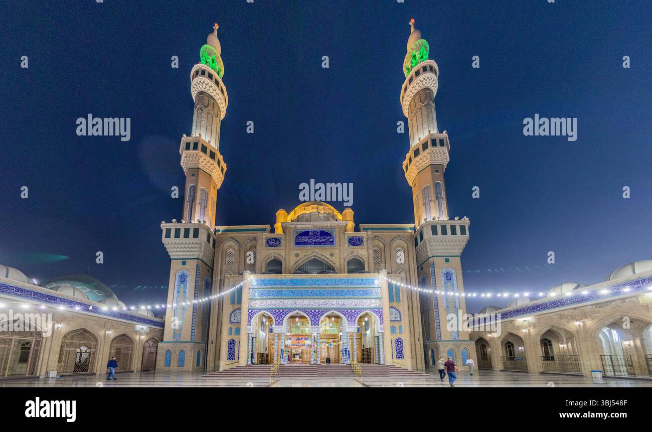 ERBIL, IRAQ - OCTOBER 8, 2022: Night view of Jalil Khayat Mosque in ...