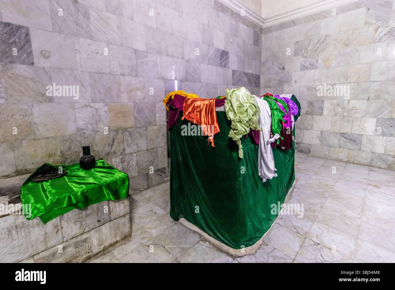 LALISH, IRAQ - SEPTEMBER 30, 2022: Interior of Sheikh Adi ibn Musafir ...