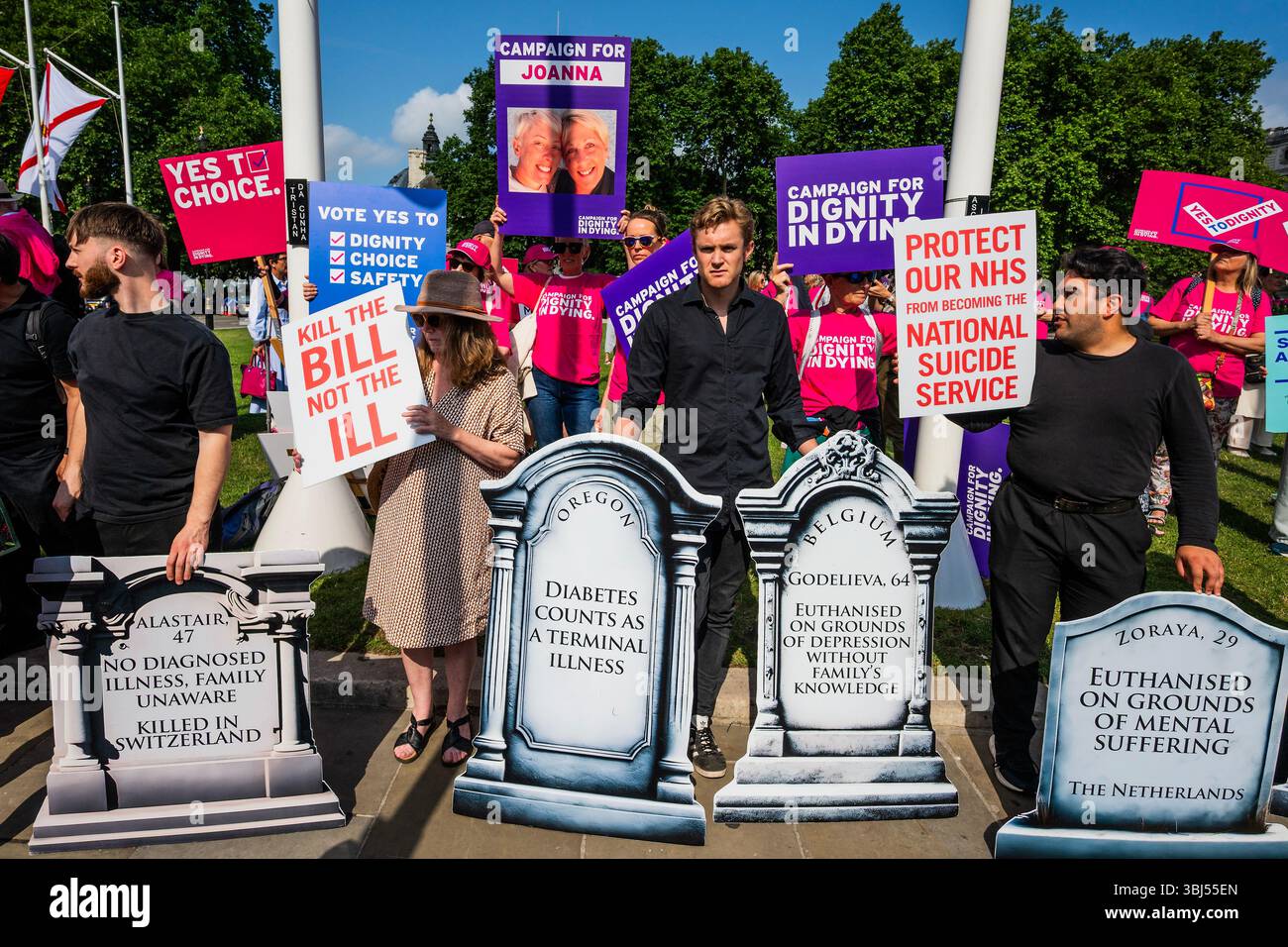 London, UK. 13 Jun 2025. The Campaign for Dignity in dying makes a ...