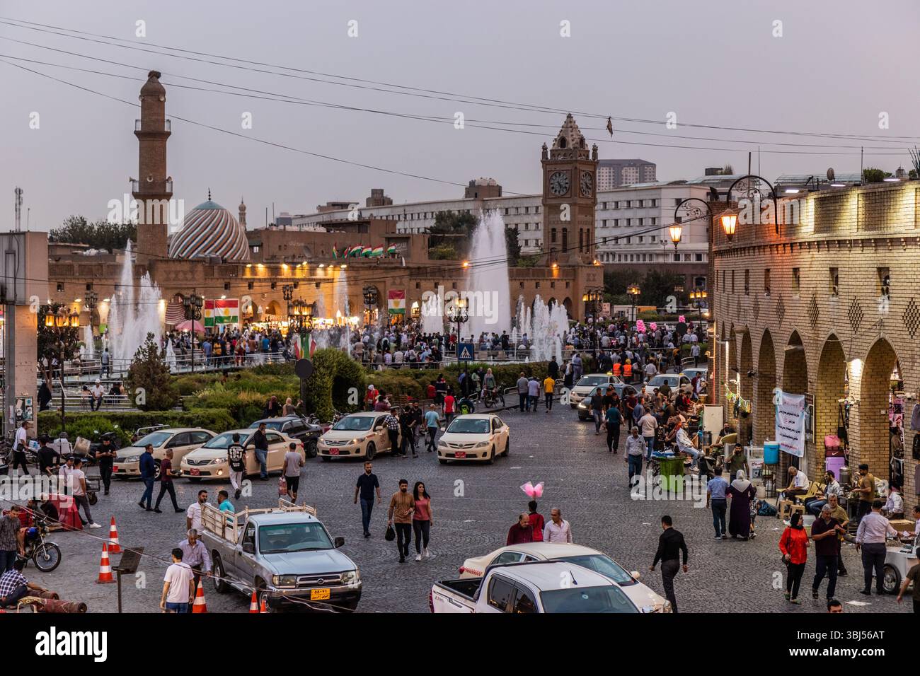 ERBIL, IRAQ - OCTOBER 9, 2022: Evening view of Bakhi Shar (City Park ...