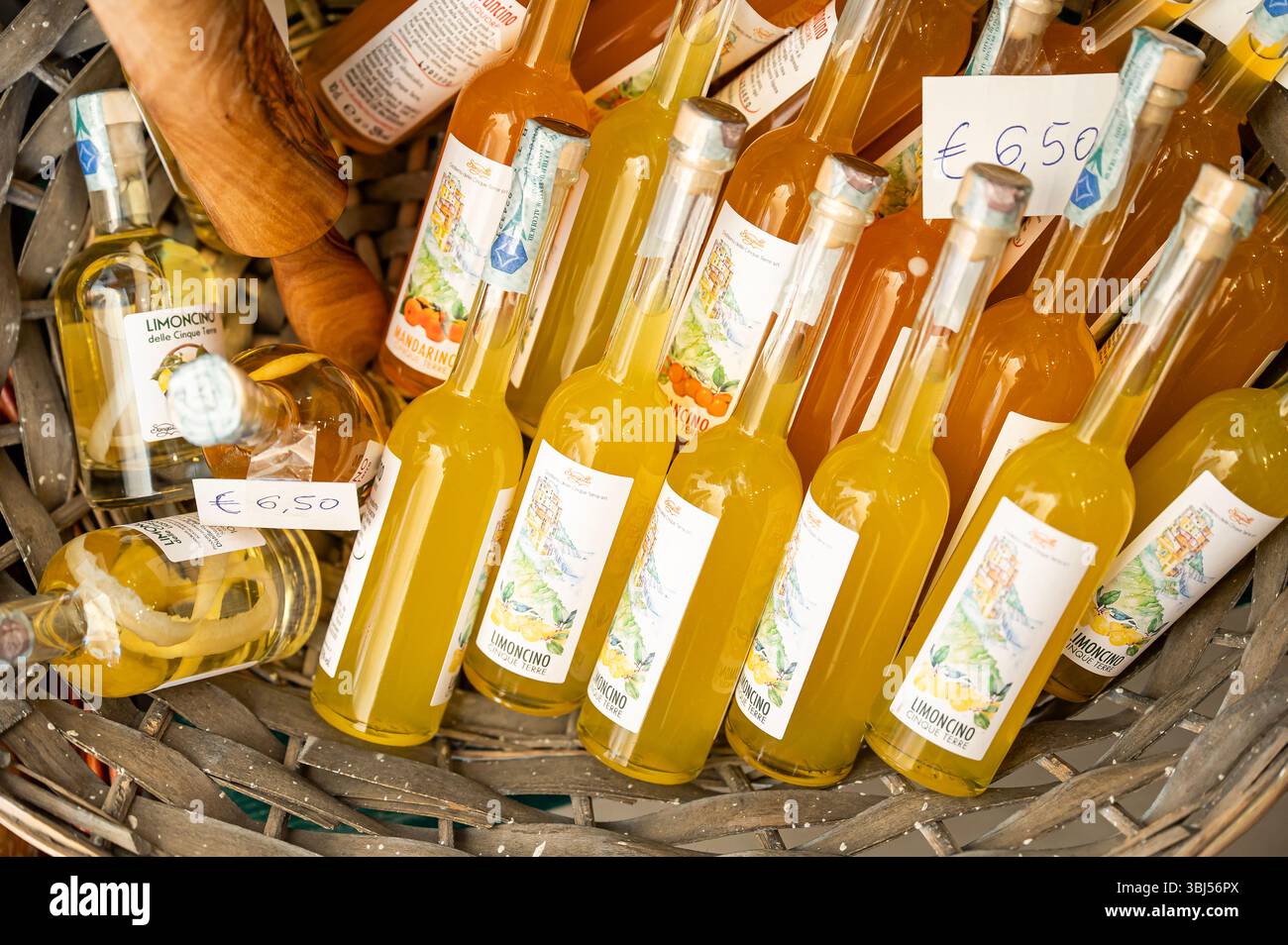 Handcrafted limoncello hi-res stock photography and images - Alamy