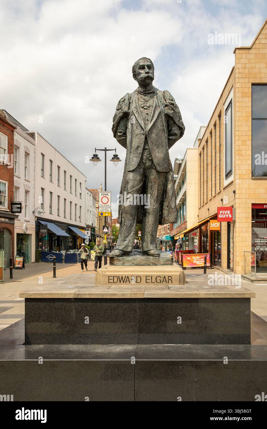 Worcester cathedral square hi-res stock photography and images - Alamy