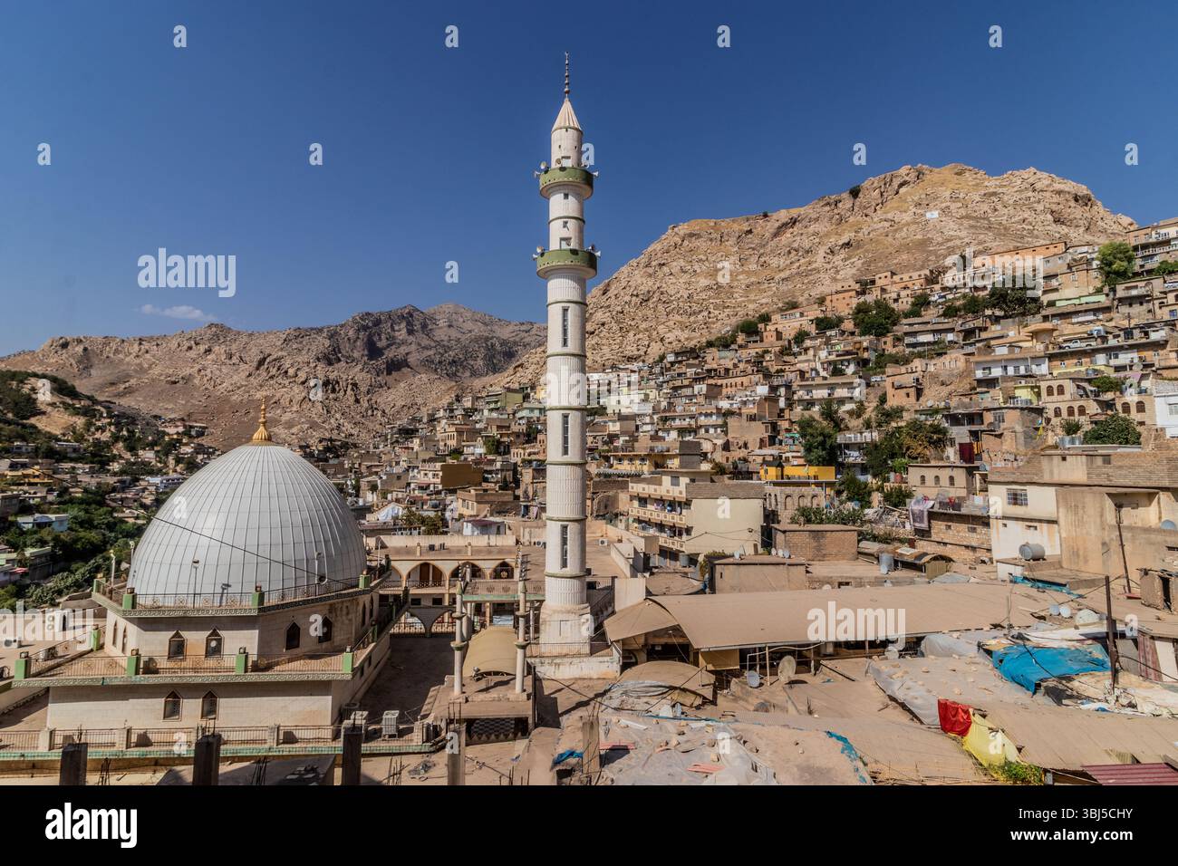 Aerial view of Akre town with the Great Mosque, Kurdistan Region of ...