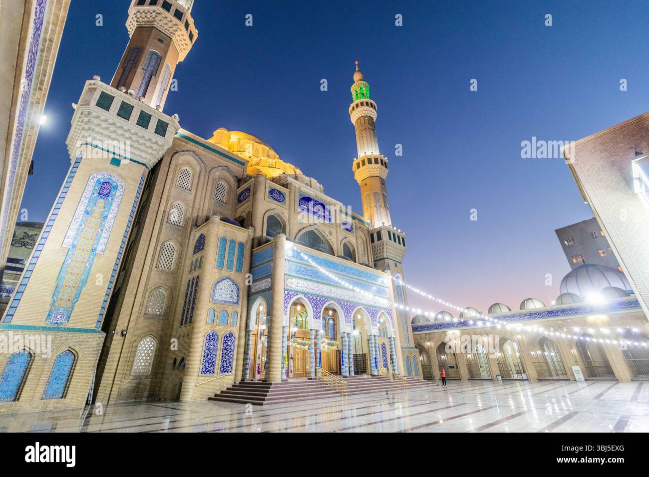 Night view of Jalil Khayat Mosque in Erbil (Hawler), Kurdistan Region ...
